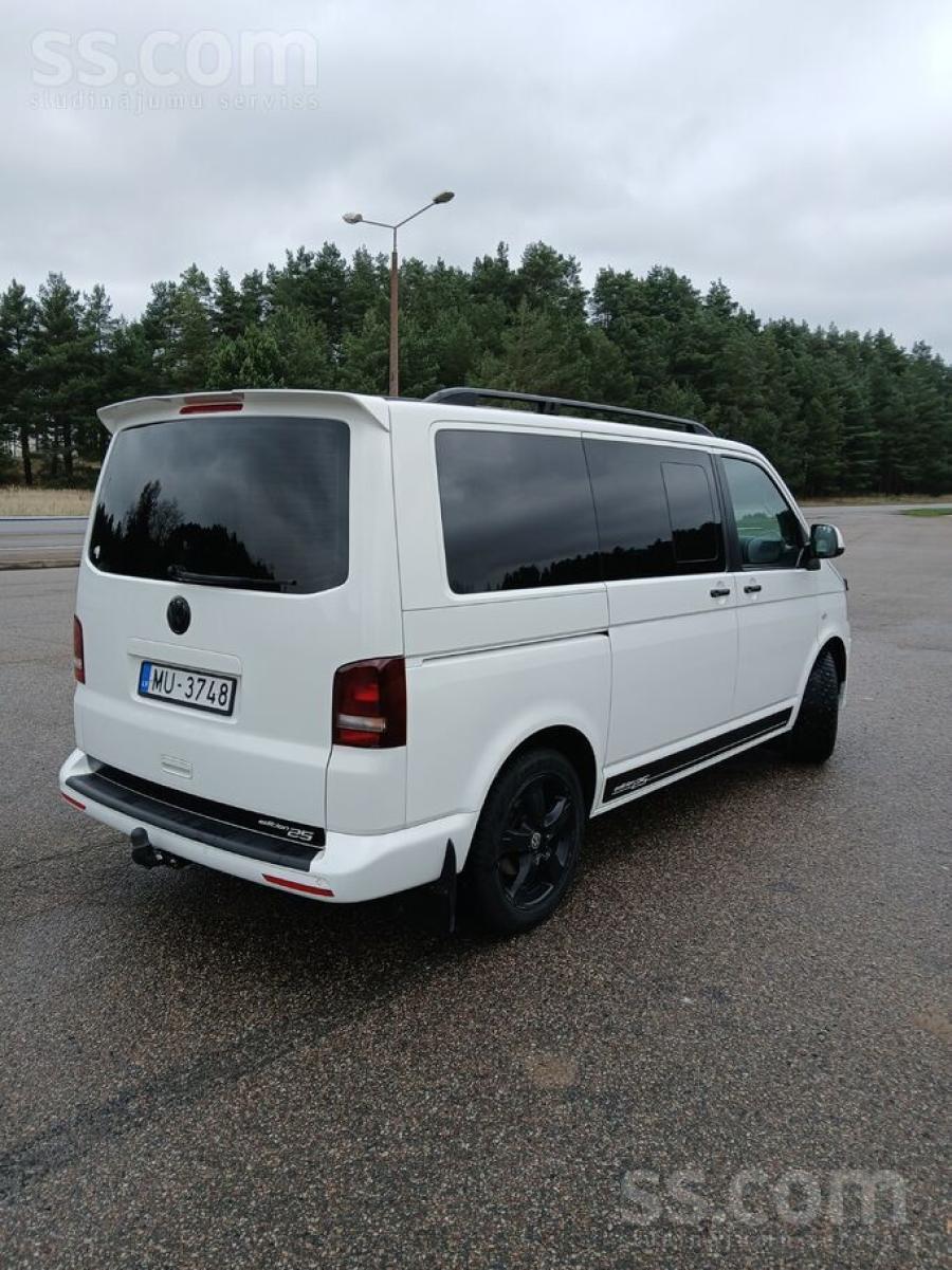 Balts Volkswagen Multivan 2014 Ventspils, ar dzinēja tilpumu 2.00 L un nobraukumu 355 tūkst. km par 16000 €, foto 4 vietnē AUTOMOTO.COM.LV