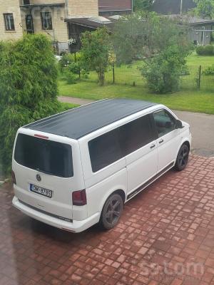 Balts Volkswagen Multivan 2014 Rīga, ar dzinēja tilpumu 2.00 L un nobraukumu 189 tūkst. km par 19900 €, foto  vietnē AUTOMOTO.COM.LV