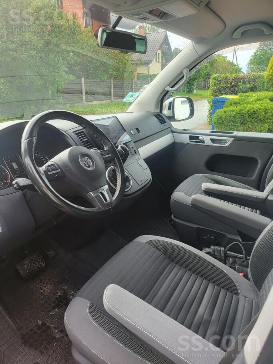 Balts Volkswagen Multivan 2014 Rīga, ar dzinēja tilpumu 2.00 L un nobraukumu 189 tūkst. km par 19900 €, foto 14 vietnē AUTOMOTO.COM.LV