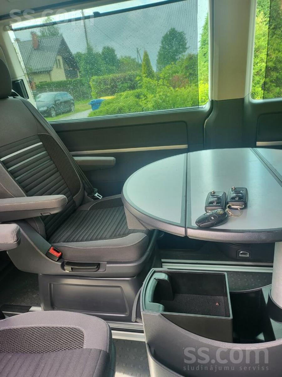 Balts Volkswagen Multivan 2014 Rīga, ar dzinēja tilpumu 2.00 L un nobraukumu 189 tūkst. km par 19900 €, foto 16 vietnē AUTOMOTO.COM.LV
