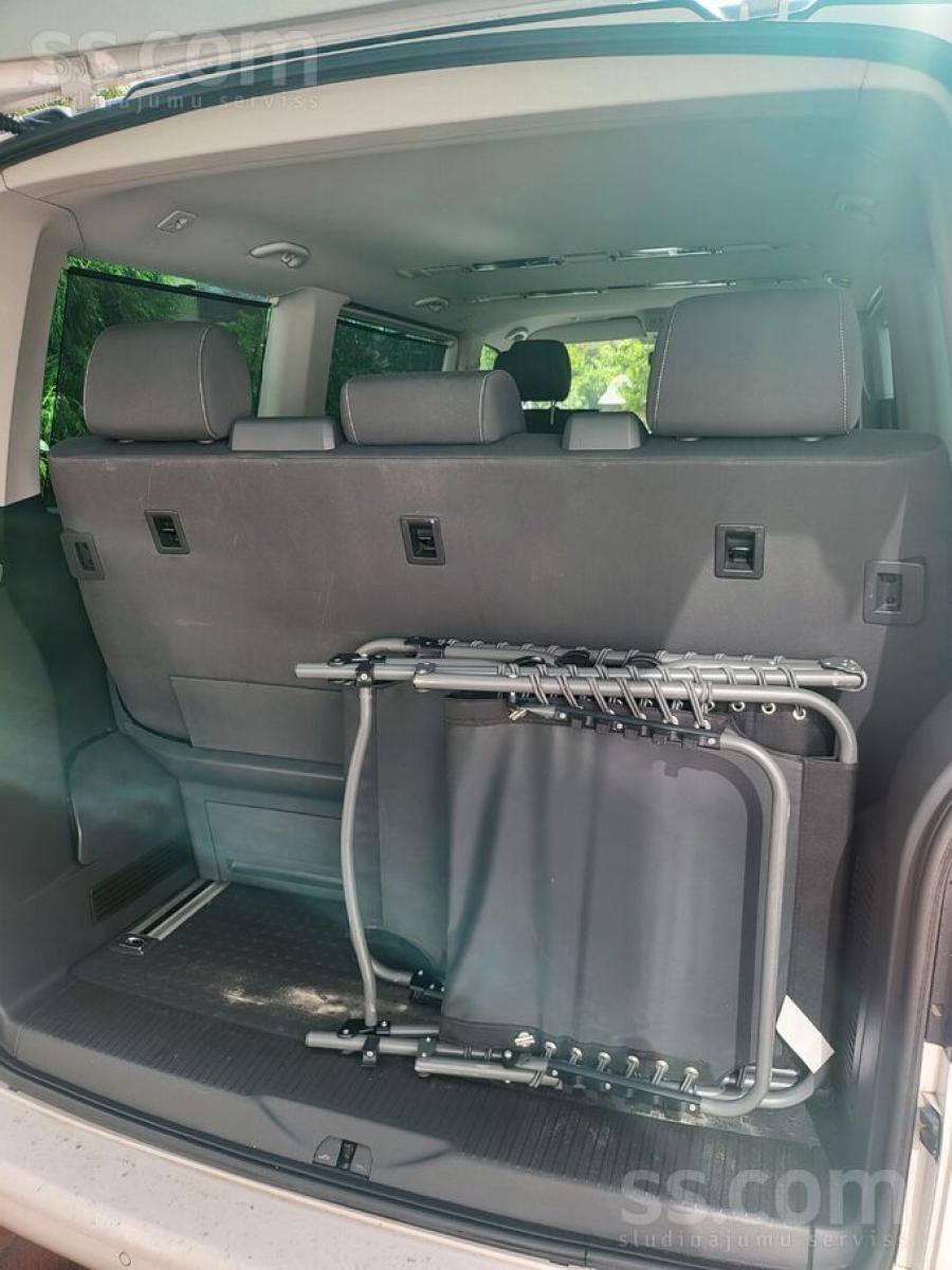 Balts Volkswagen Multivan 2014 Rīga, ar dzinēja tilpumu 2.00 L un nobraukumu 189 tūkst. km par 19900 €, foto 18 vietnē AUTOMOTO.COM.LV