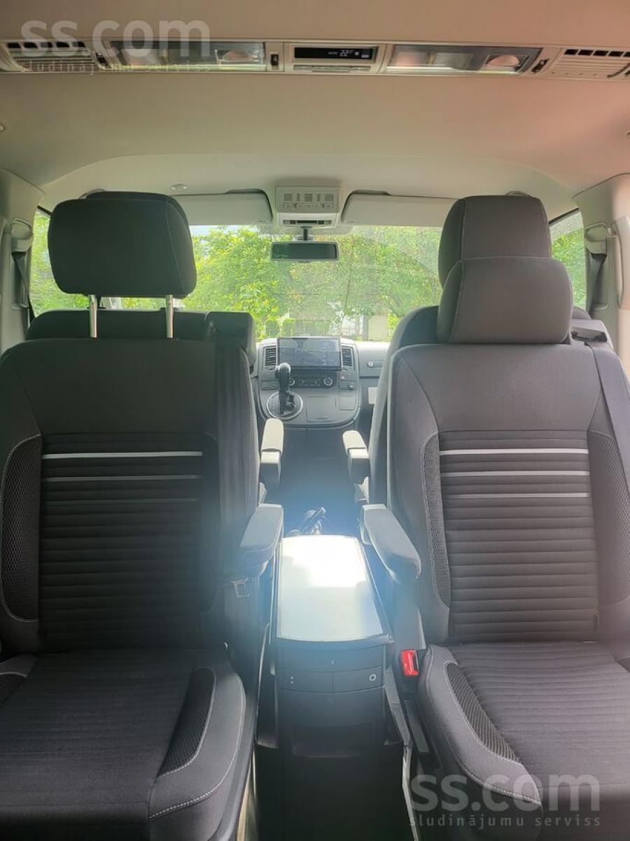 Balts Volkswagen Multivan 2014 Rīga, ar dzinēja tilpumu 2.00 L un nobraukumu 189 tūkst. km par 19900 €, foto 20 vietnē AUTOMOTO.COM.LV