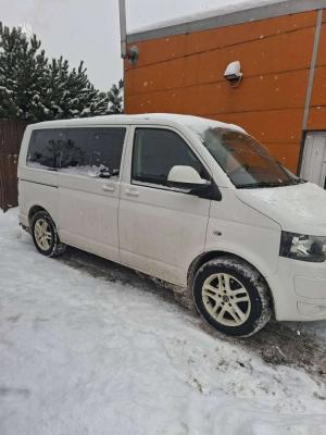 Balts Volkswagen Multivan 2015 Kauņa, ar dzinēja tilpumu 1.97 L un nobraukumu 260 tūkst. km par 9900 €, foto  vietnē AUTOMOTO.COM.LV