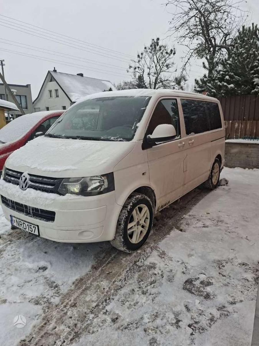 White Volkswagen Multivan 2015 in Kaunas, with an engine capacity of 1.97 L and mileage of 260 thousand km for 9900 €, photo 8 on AUTOMOTO.COM.LV