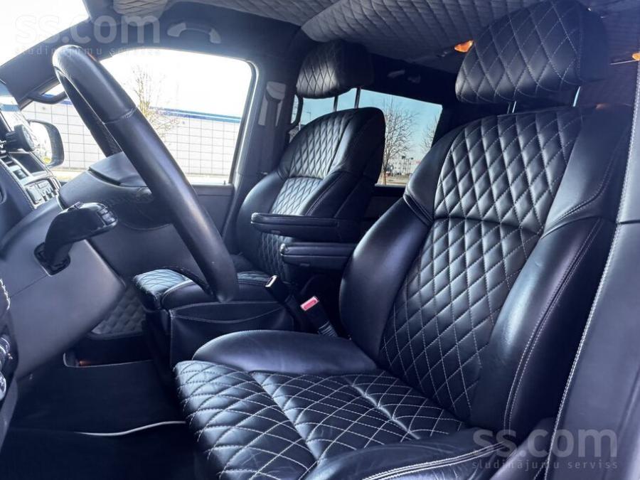 White Volkswagen Multivan 2015 in Riga, with an engine capacity of 2.00 L and mileage of 210 thousand km for 19500 €, photo 12 on AUTOMOTO.COM.LV