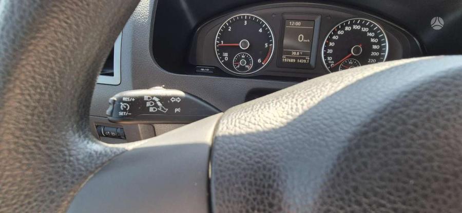 Balts Volkswagen Multivan 2015 Kauņa, ar dzinēja tilpumu 1.97 L un nobraukumu 197 tūkst. km par 14999 €, foto 11 vietnē AUTOMOTO.COM.LV