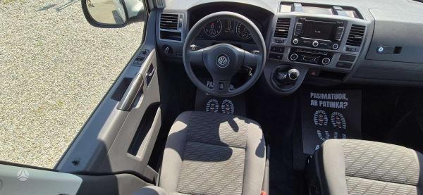 White Volkswagen Multivan 2015 in Kaunas, with an engine capacity of 1.97 L and mileage of 197 thousand km for 14750 €, photo 10 on AUTOMOTO.COM.LV