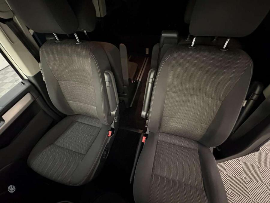 Balts Volkswagen Multivan 2016 Marijampole, ar dzinēja tilpumu 1.97 L un nobraukumu 290 tūkst. km par 20950 €, foto 21 vietnē AUTOMOTO.COM.LV