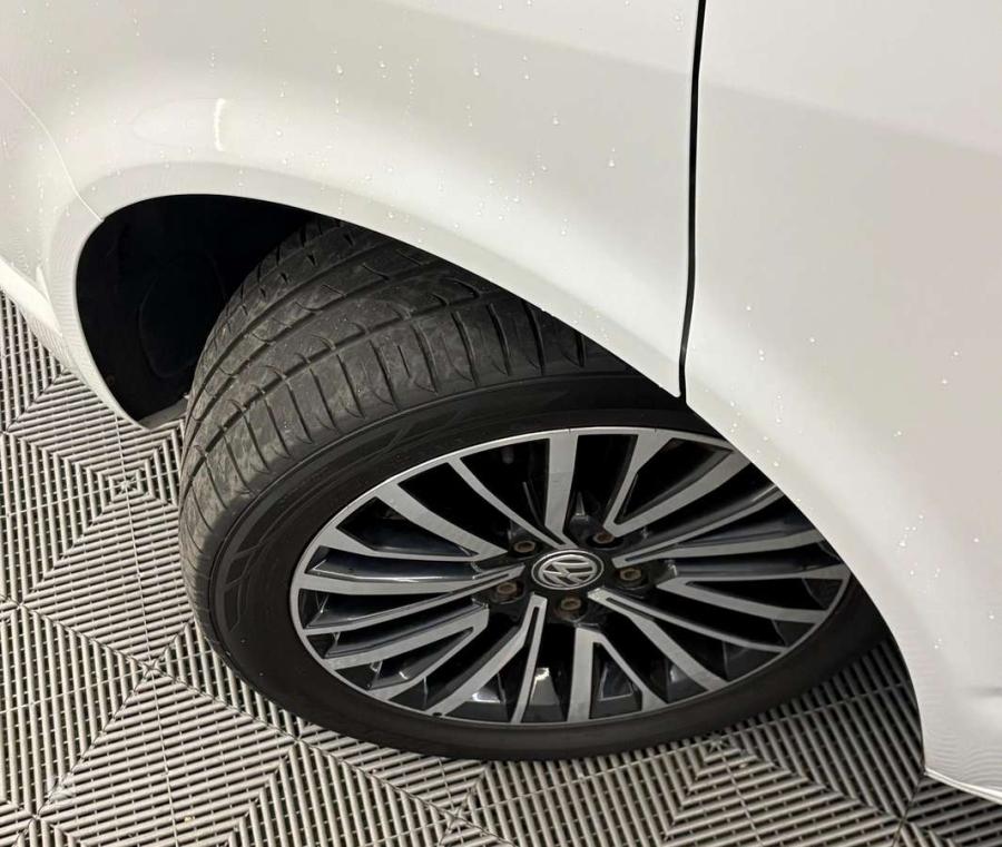 Balts Volkswagen Multivan 2016 Marijampole, ar dzinēja tilpumu 1.97 L un nobraukumu 290 tūkst. km par 20950 €, foto 29 vietnē AUTOMOTO.COM.LV