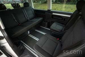 Balts Volkswagen Multivan 2016 Tukums, ar dzinēja tilpumu 2.00 L un nobraukumu 0 tūkst. km par 17000 €, foto 24 vietnē AUTOMOTO.COM.LV