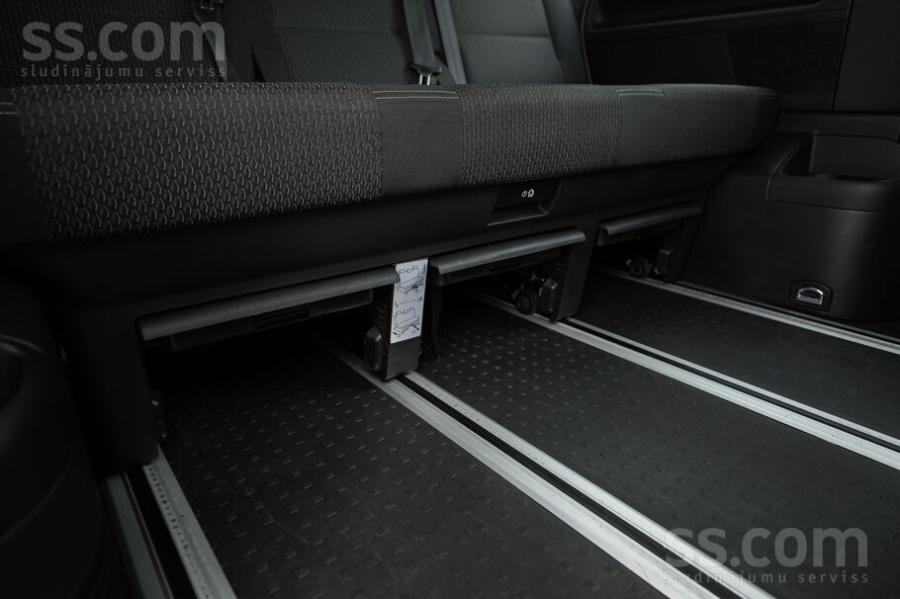 Balts Volkswagen Multivan 2016 Tukums, ar dzinēja tilpumu 2.00 L un nobraukumu 0 tūkst. km par 17000 €, foto 25 vietnē AUTOMOTO.COM.LV
