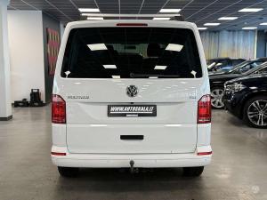 White Volkswagen Multivan 2017 in Klaipeda, with an engine capacity of 2.00 L and mileage of 297 thousand km for 19900 €, photo 9 on AUTOMOTO.COM.LV