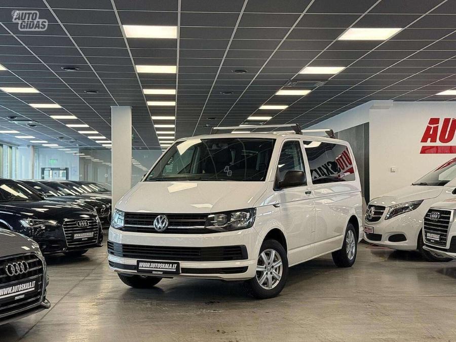 White Volkswagen Multivan 2017 in Klaipeda, with an engine capacity of 2.00 L and mileage of 297 thousand km for 19900 €, photo 16 on AUTOMOTO.COM.LV