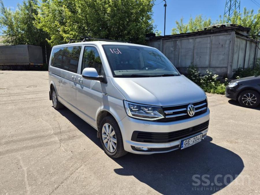 White Volkswagen Multivan 2017 in Riga, with an engine capacity of 2.00 L and mileage of 166 thousand km for 21990 €, photo 3 on AUTOMOTO.COM.LV