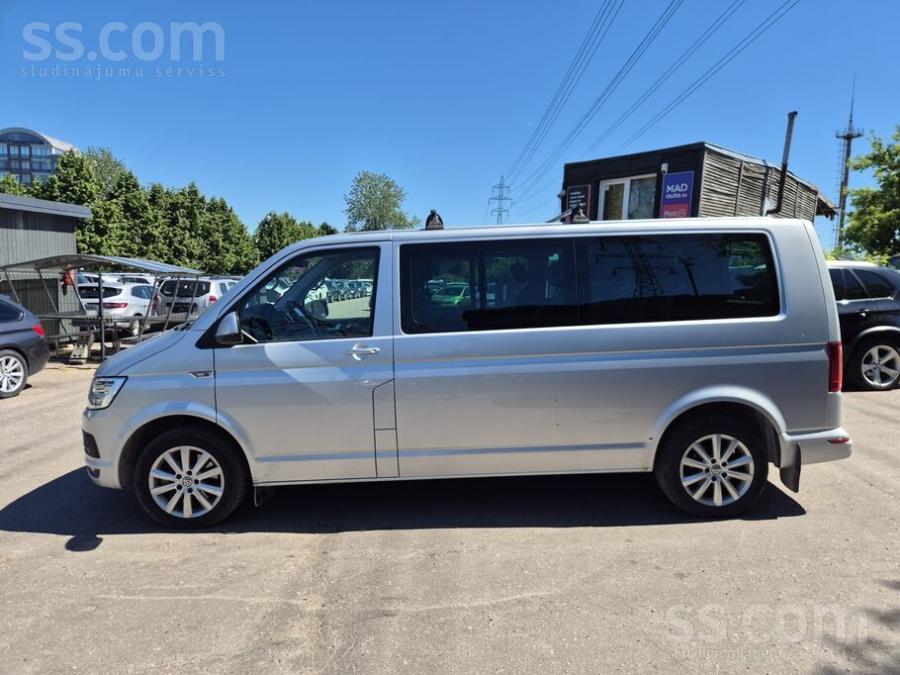 White Volkswagen Multivan 2017 in Riga, with an engine capacity of 2.00 L and mileage of 166 thousand km for 21990 €, photo 10 on AUTOMOTO.COM.LV