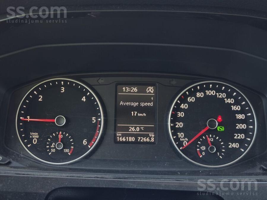 White Volkswagen Multivan 2017 in Riga, with an engine capacity of 2.00 L and mileage of 166 thousand km for 21990 €, photo 16 on AUTOMOTO.COM.LV