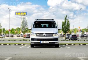 White Volkswagen Multivan 2017 in Riga, with an engine capacity of 2.00 L and mileage of 166 thousand km for 21990 €, photo 4 on AUTOMOTO.COM.LV