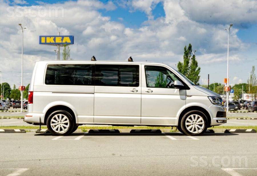 White Volkswagen Multivan 2017 in Riga, with an engine capacity of 2.00 L and mileage of 166 thousand km for 21990 €, photo 10 on AUTOMOTO.COM.LV