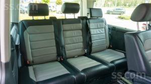 White Volkswagen Multivan 2017 in Riga, with an engine capacity of 2.00 L and mileage of 166 thousand km for 21990 €, photo 32 on AUTOMOTO.COM.LV