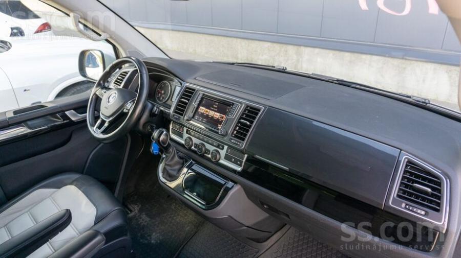 White Volkswagen Multivan 2017 in Riga, with an engine capacity of 2.00 L and mileage of 166 thousand km for 21990 €, photo 11 on AUTOMOTO.COM.LV