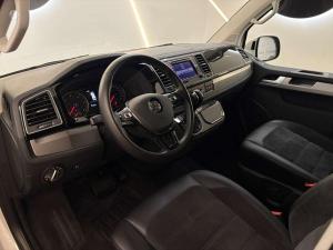 Balts Volkswagen Multivan 2017 Marijampole, ar dzinēja tilpumu 1.97 L un nobraukumu 174 tūkst. km par 24750 €, foto 3 vietnē AUTOMOTO.COM.LV