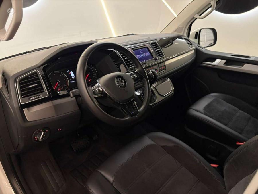 Balts Volkswagen Multivan 2017 Marijampole, ar dzinēja tilpumu 1.97 L un nobraukumu 174 tūkst. km par 24750 €, foto 3 vietnē AUTOMOTO.COM.LV