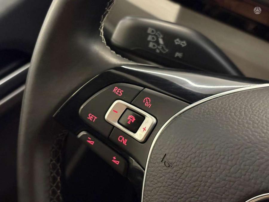 Balts Volkswagen Multivan 2017 Marijampole, ar dzinēja tilpumu 1.97 L un nobraukumu 174 tūkst. km par 24750 €, foto 4 vietnē AUTOMOTO.COM.LV