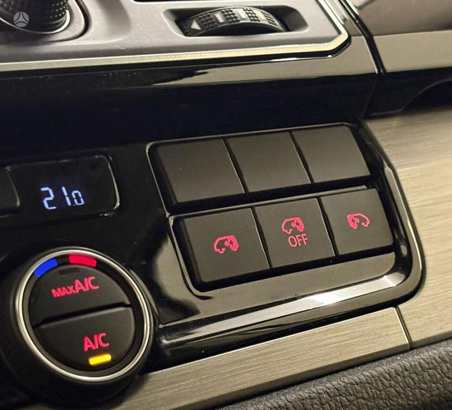 Balts Volkswagen Multivan 2017 Marijampole, ar dzinēja tilpumu 1.97 L un nobraukumu 174 tūkst. km par 24750 €, foto 12 vietnē AUTOMOTO.COM.LV