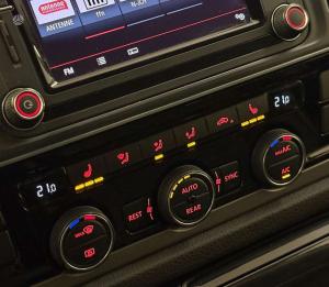Balts Volkswagen Multivan 2017 Marijampole, ar dzinēja tilpumu 1.97 L un nobraukumu 174 tūkst. km par 24750 €, foto 15 vietnē AUTOMOTO.COM.LV
