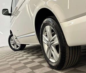 Balts Volkswagen Multivan 2017 Marijampole, ar dzinēja tilpumu 1.97 L un nobraukumu 174 tūkst. km par 24750 €, foto 23 vietnē AUTOMOTO.COM.LV