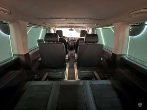 Balts Volkswagen Multivan 2017 Marijampole, ar dzinēja tilpumu 1.97 L un nobraukumu 174 tūkst. km par 24750 €, foto 32 vietnē AUTOMOTO.COM.LV