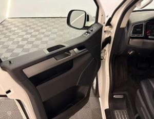 Balts Volkswagen Multivan 2017 Marijampole, ar dzinēja tilpumu 1.97 L un nobraukumu 174 tūkst. km par 24750 €, foto 34 vietnē AUTOMOTO.COM.LV