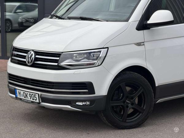 White Volkswagen Multivan 2018 in Jonava, with an engine capacity of 1.97 L and mileage of 290 thousand km for 25990 €, photo 3 on AUTOMOTO.COM.LV