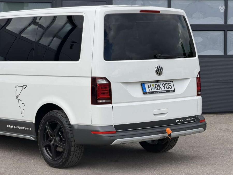 White Volkswagen Multivan 2018 in Jonava, with an engine capacity of 1.97 L and mileage of 290 thousand km for 25990 €, photo 8 on AUTOMOTO.COM.LV