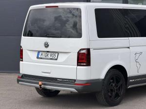 White Volkswagen Multivan 2018 in Jonava, with an engine capacity of 1.97 L and mileage of 290 thousand km for 25990 €, photo 9 on AUTOMOTO.COM.LV