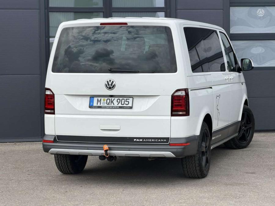 White Volkswagen Multivan 2018 in Jonava, with an engine capacity of 1.97 L and mileage of 290 thousand km for 25990 €, photo 10 on AUTOMOTO.COM.LV