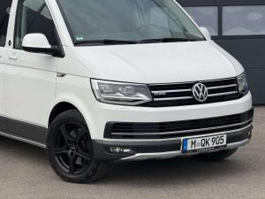 White Volkswagen Multivan 2018 in Jonava, with an engine capacity of 1.97 L and mileage of 290 thousand km for 25990 €, photo 15 on AUTOMOTO.COM.LV