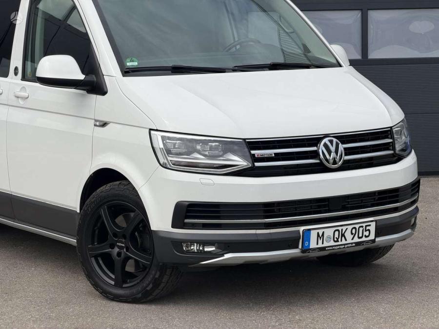 White Volkswagen Multivan 2018 in Jonava, with an engine capacity of 1.97 L and mileage of 290 thousand km for 25990 €, photo 15 on AUTOMOTO.COM.LV