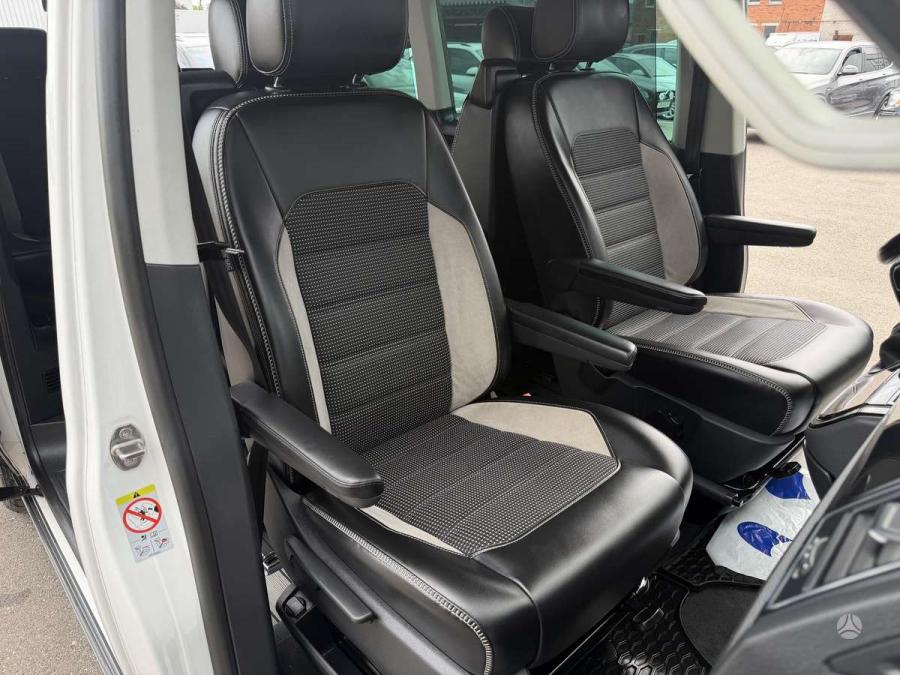 White Volkswagen Multivan 2018 in Jonava, with an engine capacity of 1.97 L and mileage of 290 thousand km for 25990 €, photo 20 on AUTOMOTO.COM.LV