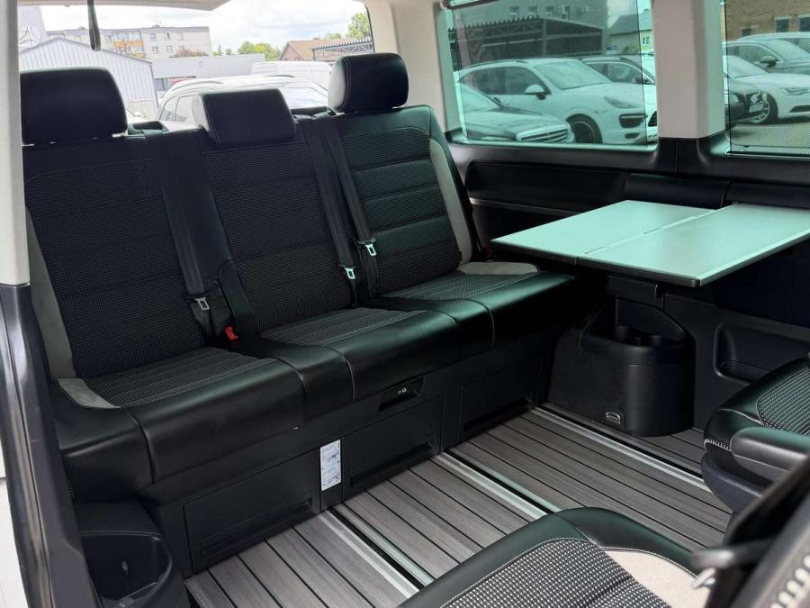White Volkswagen Multivan 2018 in Jonava, with an engine capacity of 1.97 L and mileage of 290 thousand km for 25990 €, photo 36 on AUTOMOTO.COM.LV