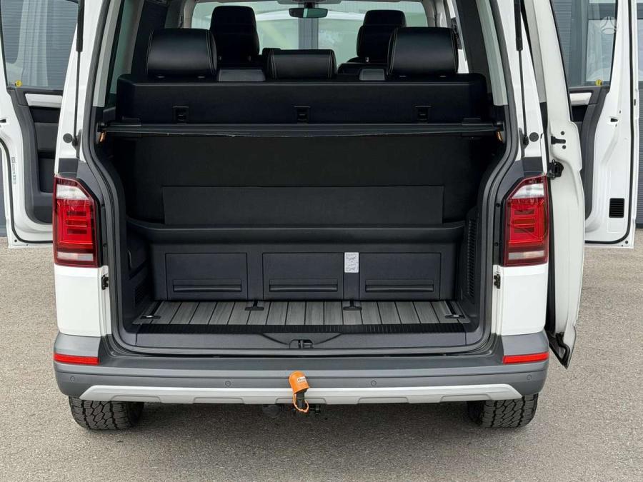 White Volkswagen Multivan 2018 in Jonava, with an engine capacity of 1.97 L and mileage of 290 thousand km for 25990 €, photo 43 on AUTOMOTO.COM.LV