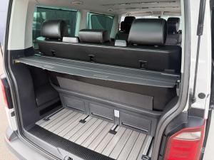 White Volkswagen Multivan 2018 in Jonava, with an engine capacity of 1.97 L and mileage of 290 thousand km for 25990 €, photo 44 on AUTOMOTO.COM.LV