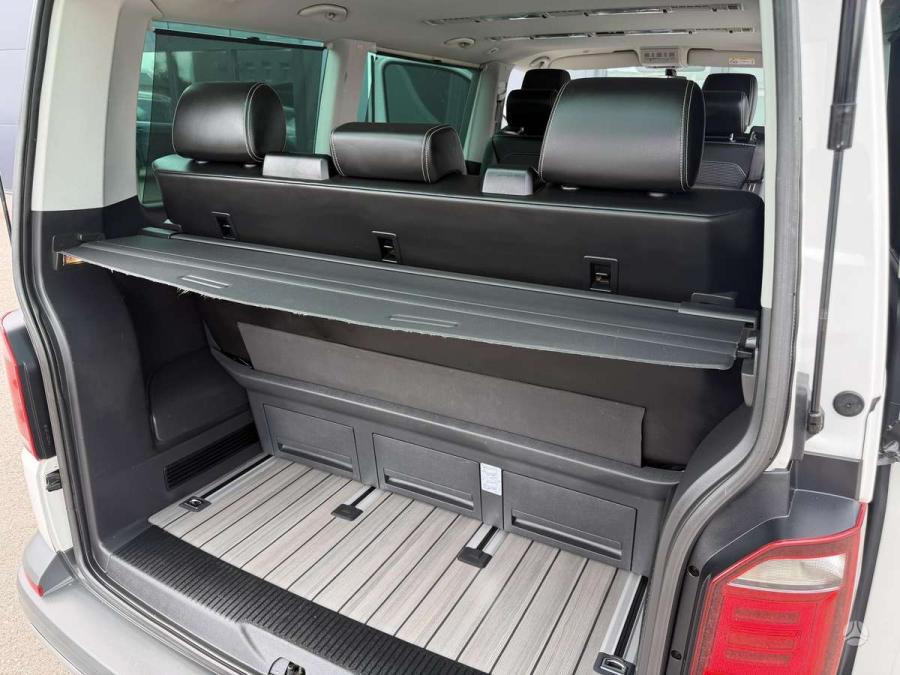 White Volkswagen Multivan 2018 in Jonava, with an engine capacity of 1.97 L and mileage of 290 thousand km for 25990 €, photo 44 on AUTOMOTO.COM.LV