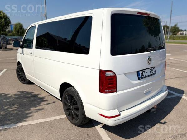 Balts Volkswagen Multivan 2018 Rīga, ar dzinēja tilpumu 2.00 L un nobraukumu 218 tūkst. km par 26950 €, foto 1 vietnē AUTOMOTO.COM.LV