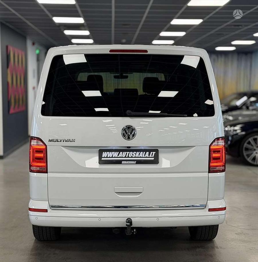 Balts Volkswagen Multivan 2018 Klaipėda, ar dzinēja tilpumu 1.97 L un nobraukumu 212 tūkst. km par 32900 €, foto 4 vietnē AUTOMOTO.COM.LV