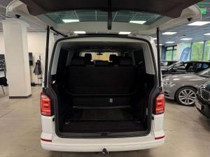 Balts Volkswagen Multivan 2018 Klaipėda, ar dzinēja tilpumu 1.97 L un nobraukumu 212 tūkst. km par 32900 €, foto 12 vietnē AUTOMOTO.COM.LV