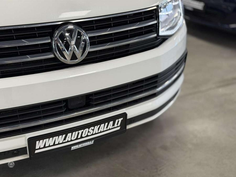 Balts Volkswagen Multivan 2018 Klaipėda, ar dzinēja tilpumu 1.97 L un nobraukumu 212 tūkst. km par 32900 €, foto 17 vietnē AUTOMOTO.COM.LV