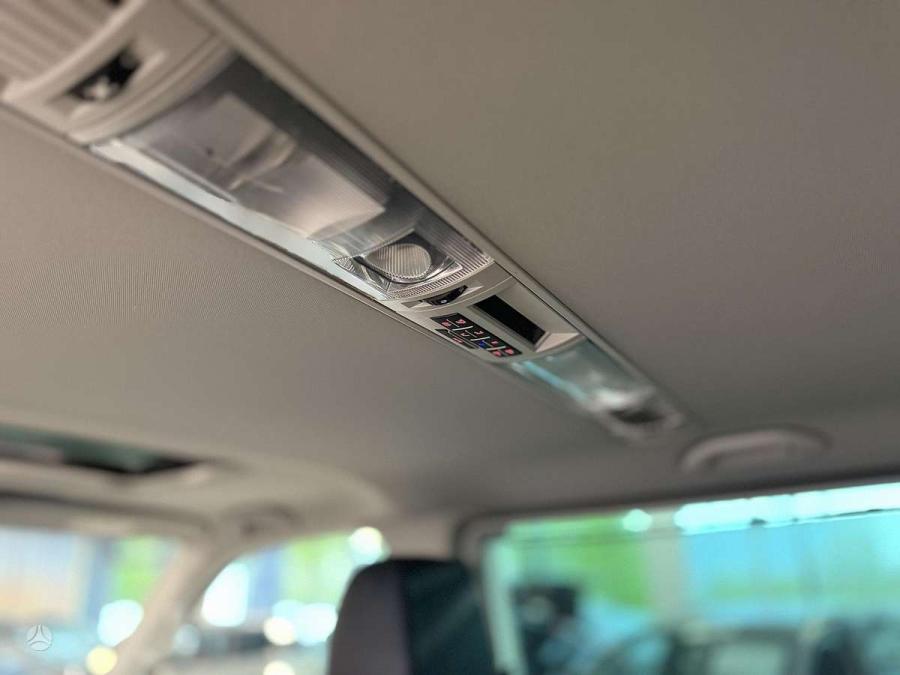 Balts Volkswagen Multivan 2018 Klaipėda, ar dzinēja tilpumu 1.97 L un nobraukumu 212 tūkst. km par 32900 €, foto 21 vietnē AUTOMOTO.COM.LV