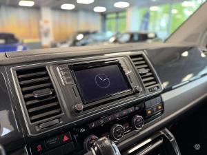 Balts Volkswagen Multivan 2018 Klaipėda, ar dzinēja tilpumu 1.97 L un nobraukumu 212 tūkst. km par 32900 €, foto 25 vietnē AUTOMOTO.COM.LV