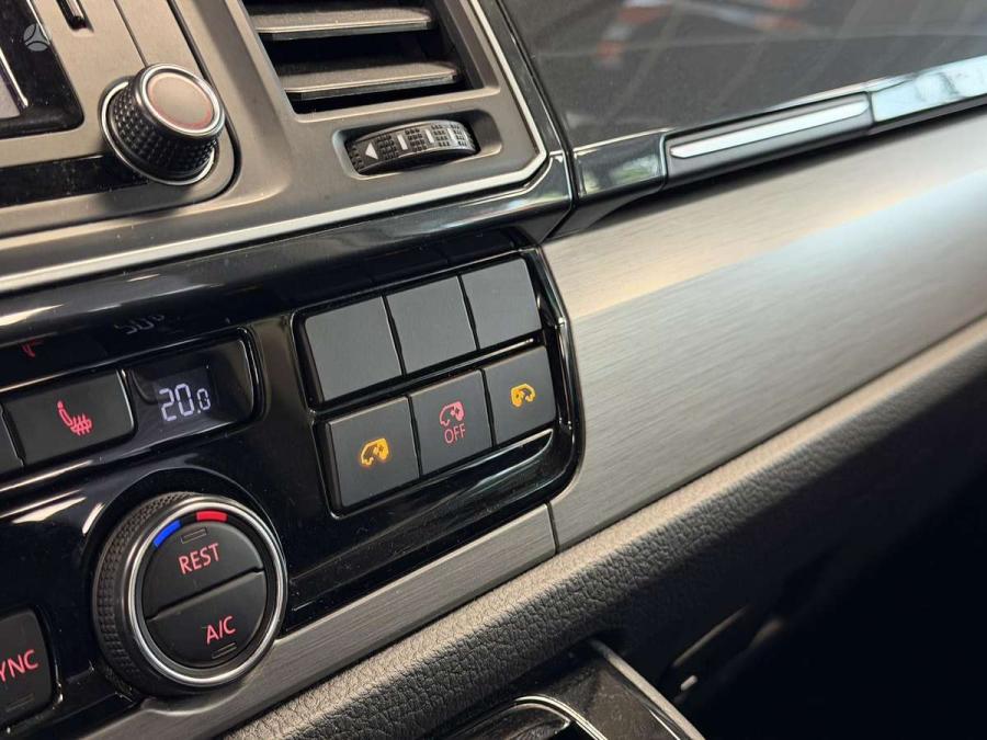Balts Volkswagen Multivan 2018 Klaipėda, ar dzinēja tilpumu 1.97 L un nobraukumu 212 tūkst. km par 32900 €, foto 36 vietnē AUTOMOTO.COM.LV